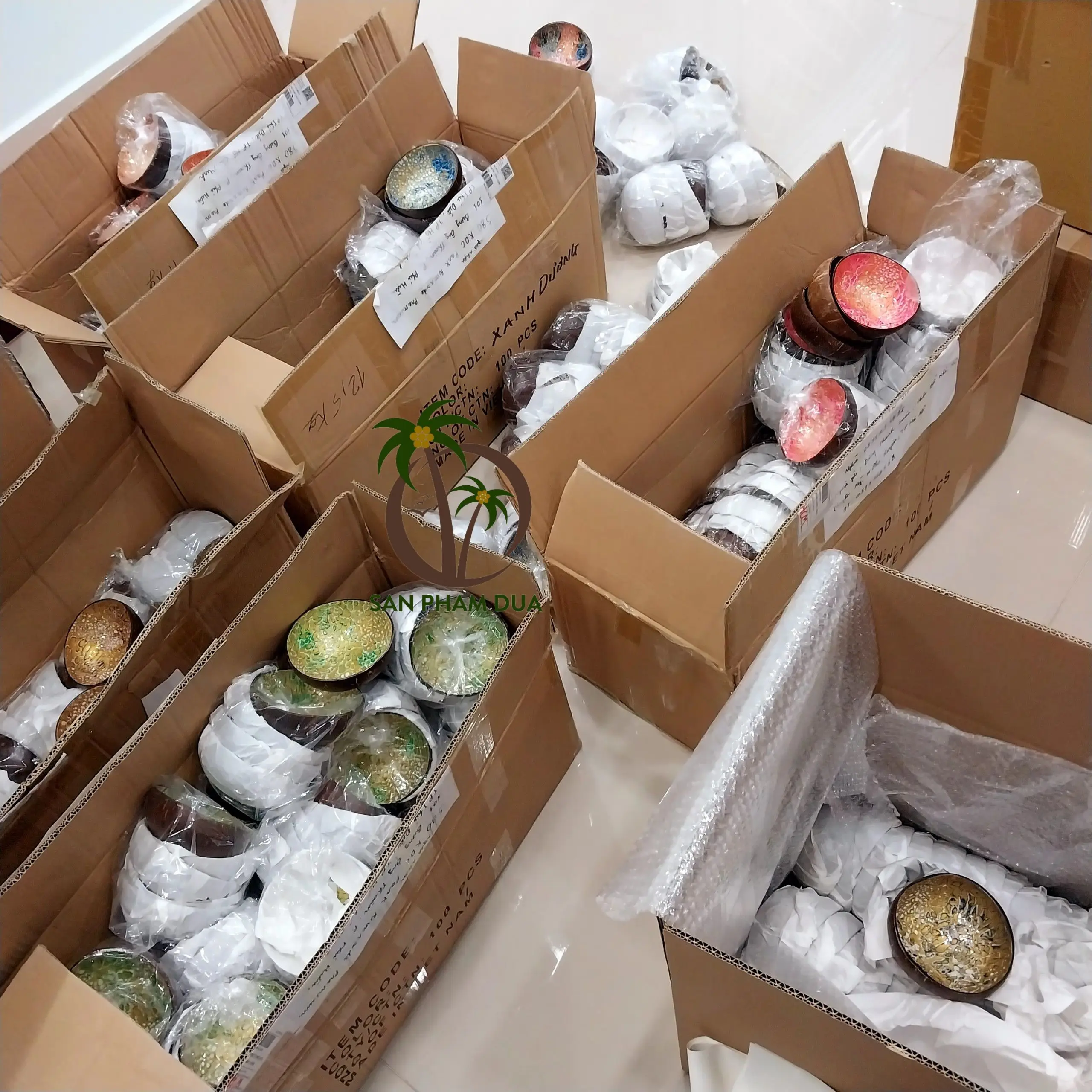 High Qua Lity Coconut Lacquer Bowl With Safe Paint/ Coconut Shell Bowl ...