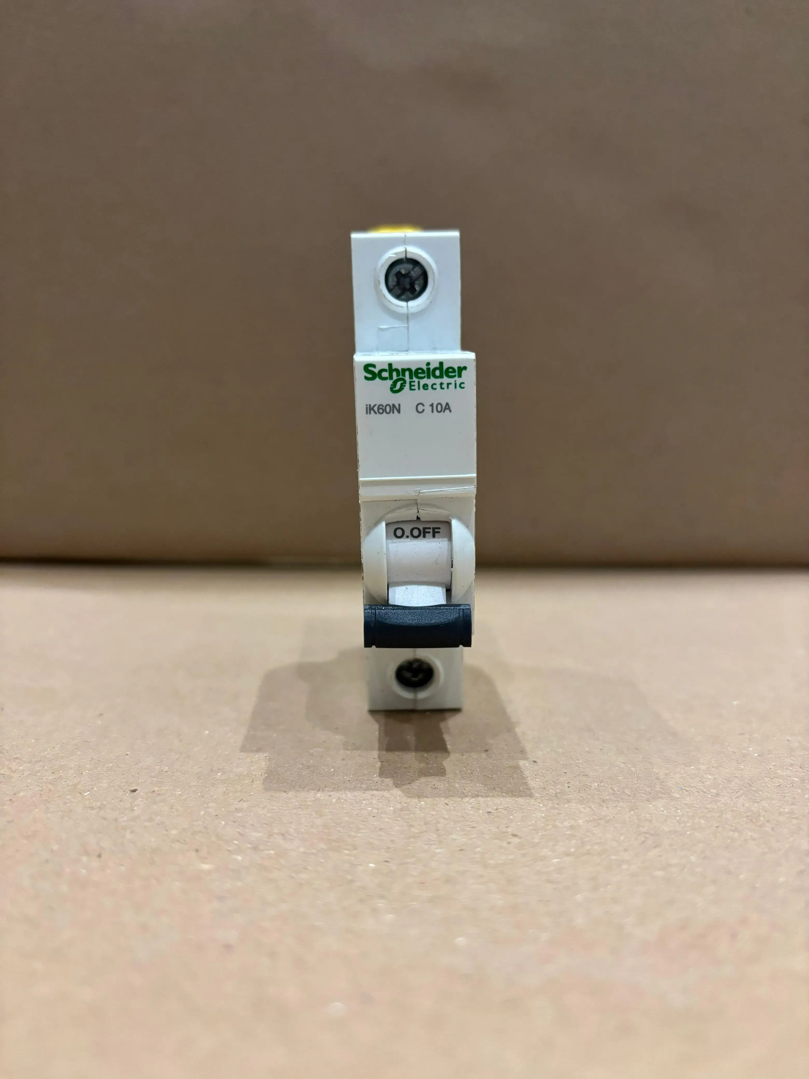 슈나이더 액티 9 iC60N-소형 회로 차단기-1P-4A - C 곡선 A9F74104| Alibaba.com