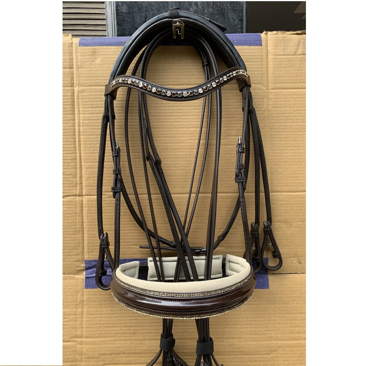 Top Quality Rolled Horse Bridle With Raised Nose Band Ss Buckles White ...