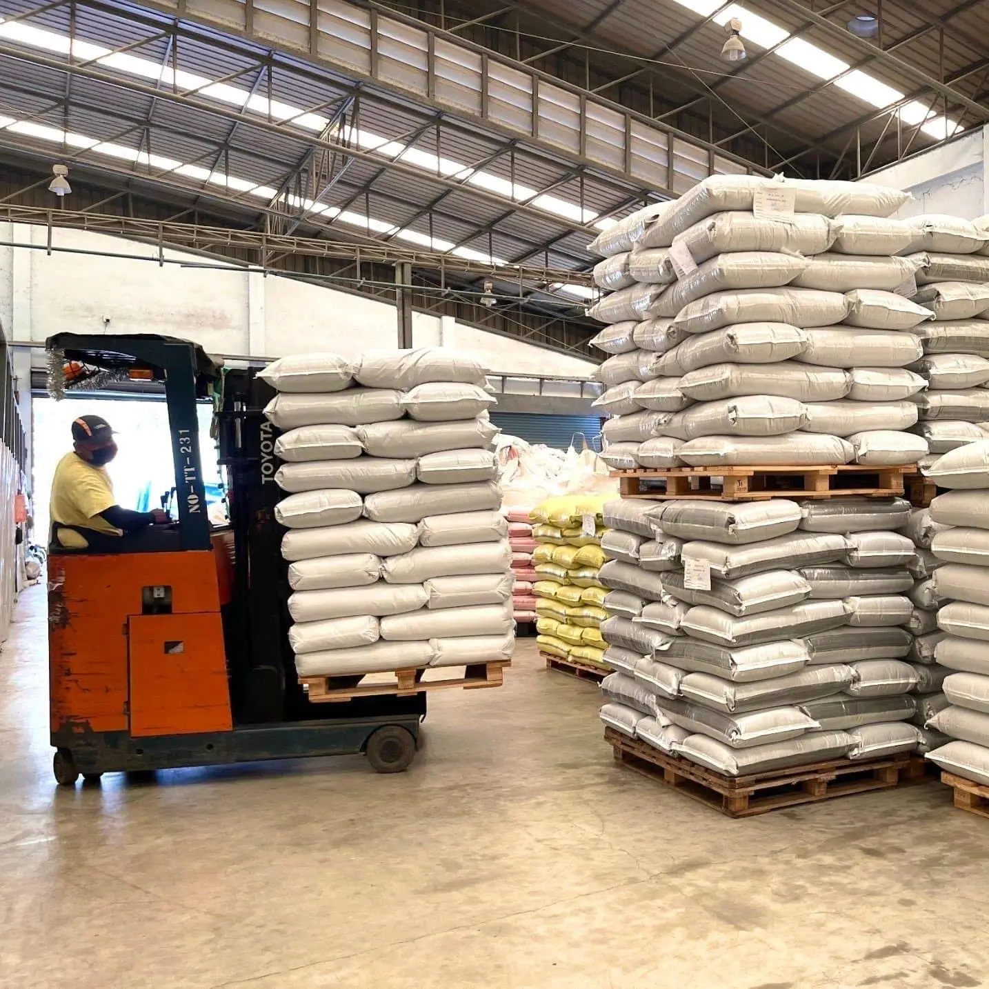 Recycled Pet Bottle Flakes - Buy Hot Washed Pet Flakes,Pet Bottle Scrap ...