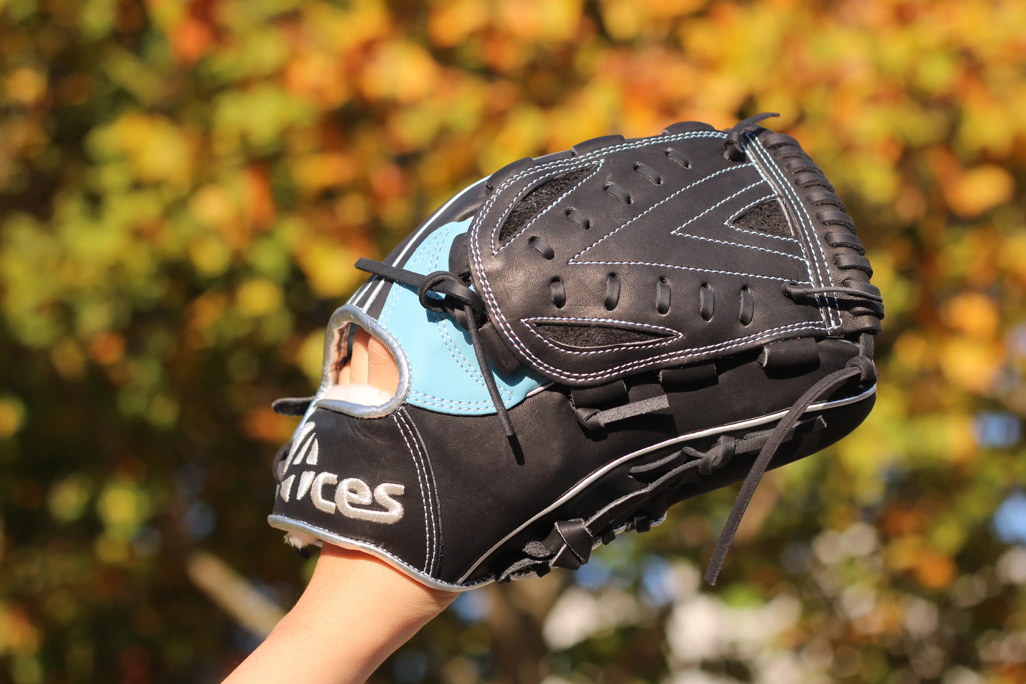 Custom A2000 Japanese Baseball Gloves - Major League Quality