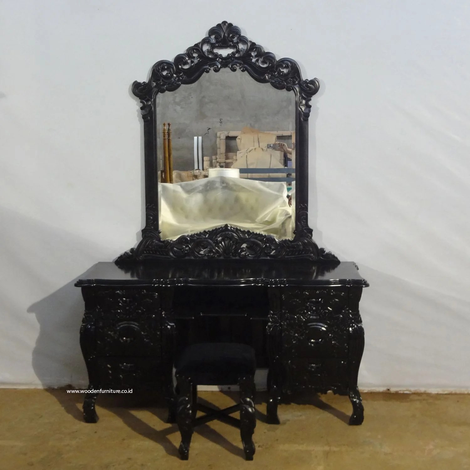 Antique Reproduction Rococo Wood Carving Bed Set In Black Painted For ...