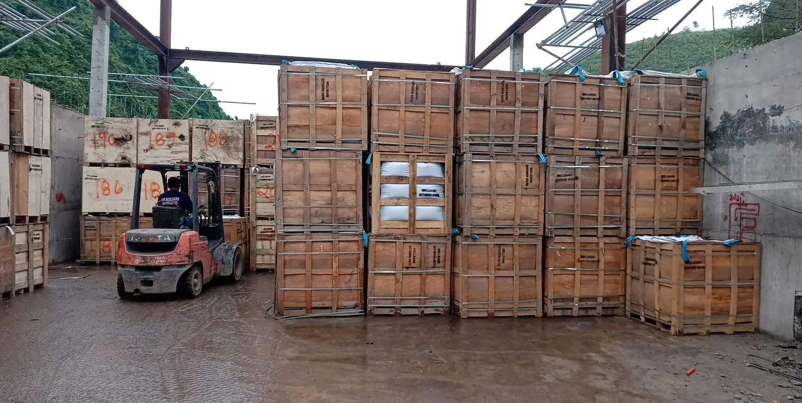 Price Bitumen 60 70 Top Quality Asphalt For Road Construction And Water ...