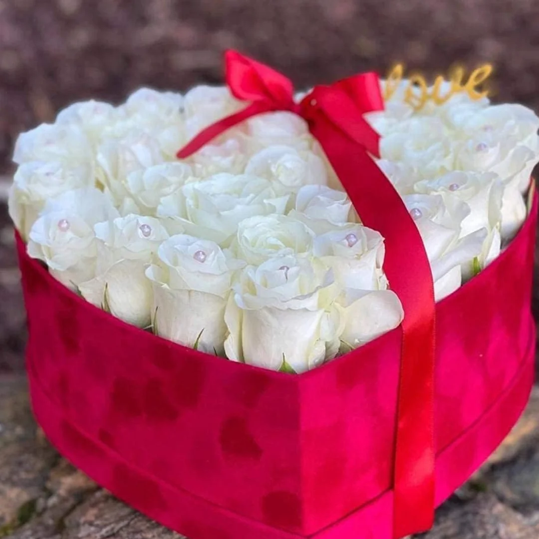 Elegant Luxury Romantic Heart-Shaped Flower Box - Customizable