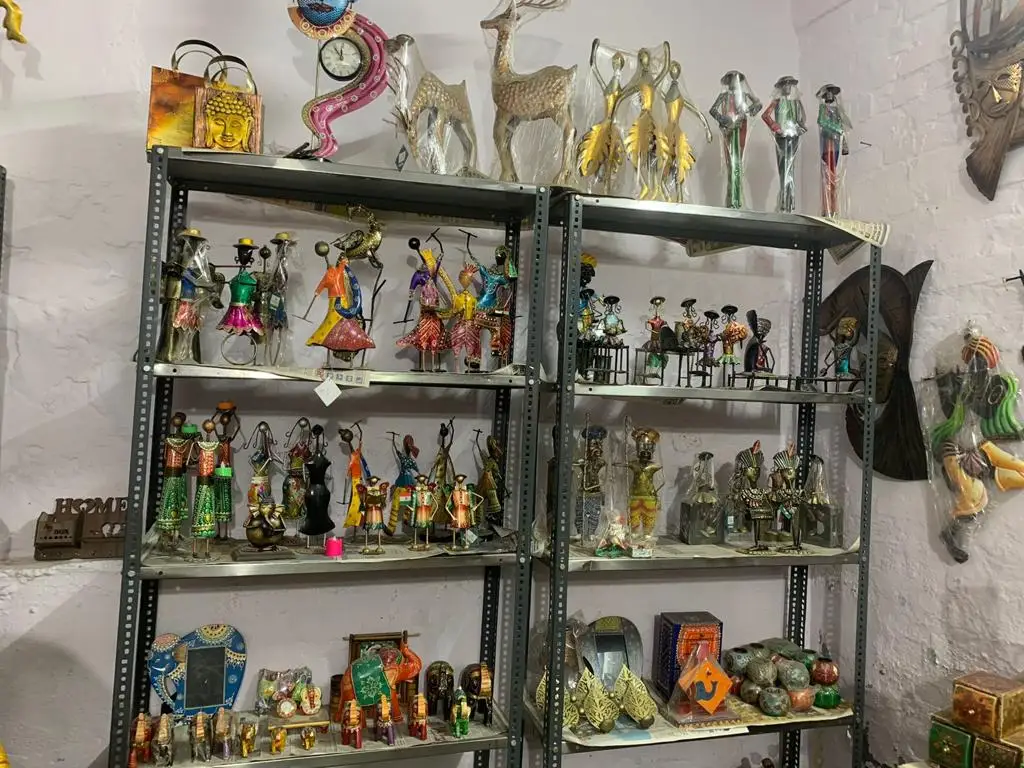 Traditional Antique Surai/showpiece For Gifts And Home Decor Size ...