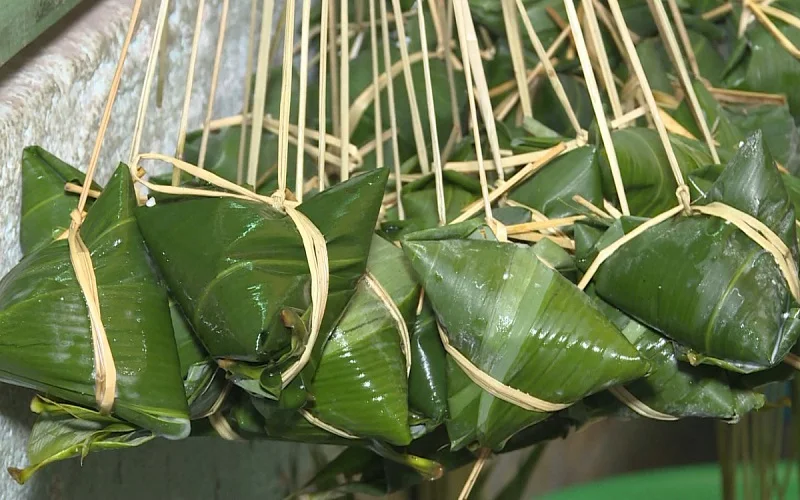 Frozen Pyramid Small Pyramidal Glutinous Rice Cake With Salty Filling ...