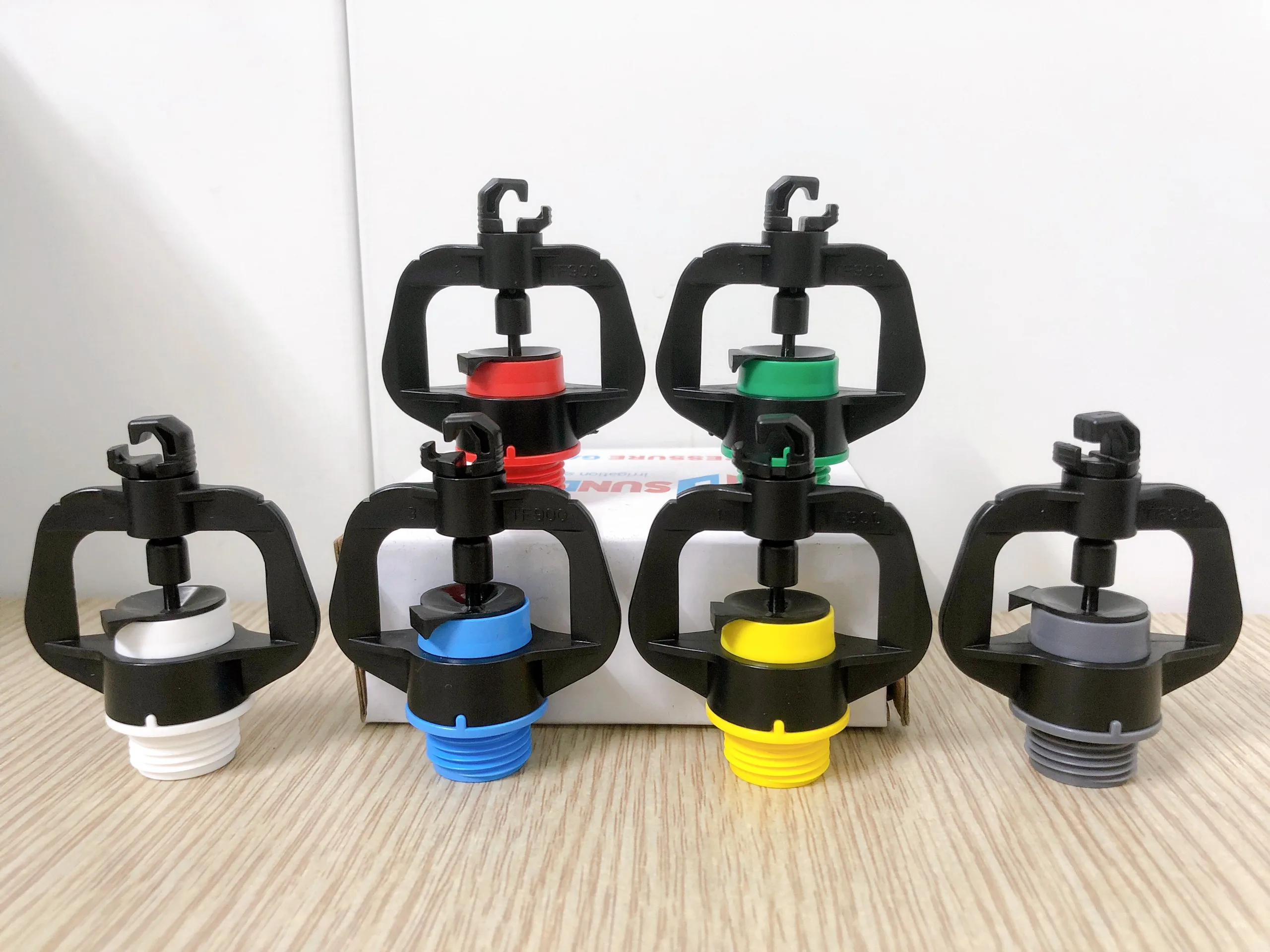 관개 시스템 Tf900 압력 보상 마이크로 스프링클러 서클 만든 Pom 플라스틱 소재 급수 나무 기능 - Buy 마이크로 ...