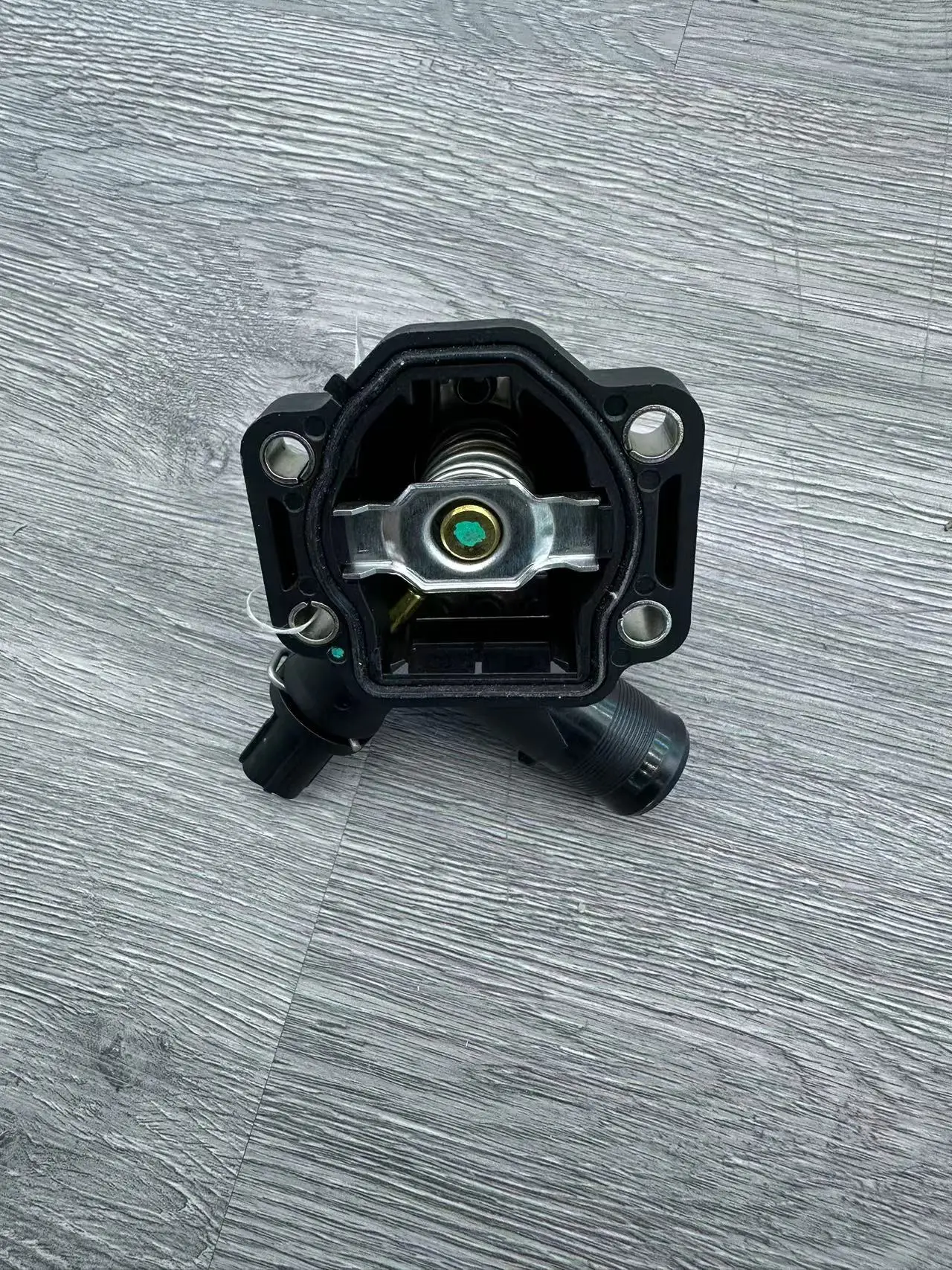 Thermostat Housing Assembly Lr006071 Engine Coolant Thermostat Housing ...