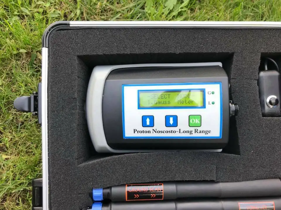 Proton NASCOSTO - Professional 3D Metal Detector for Gold
