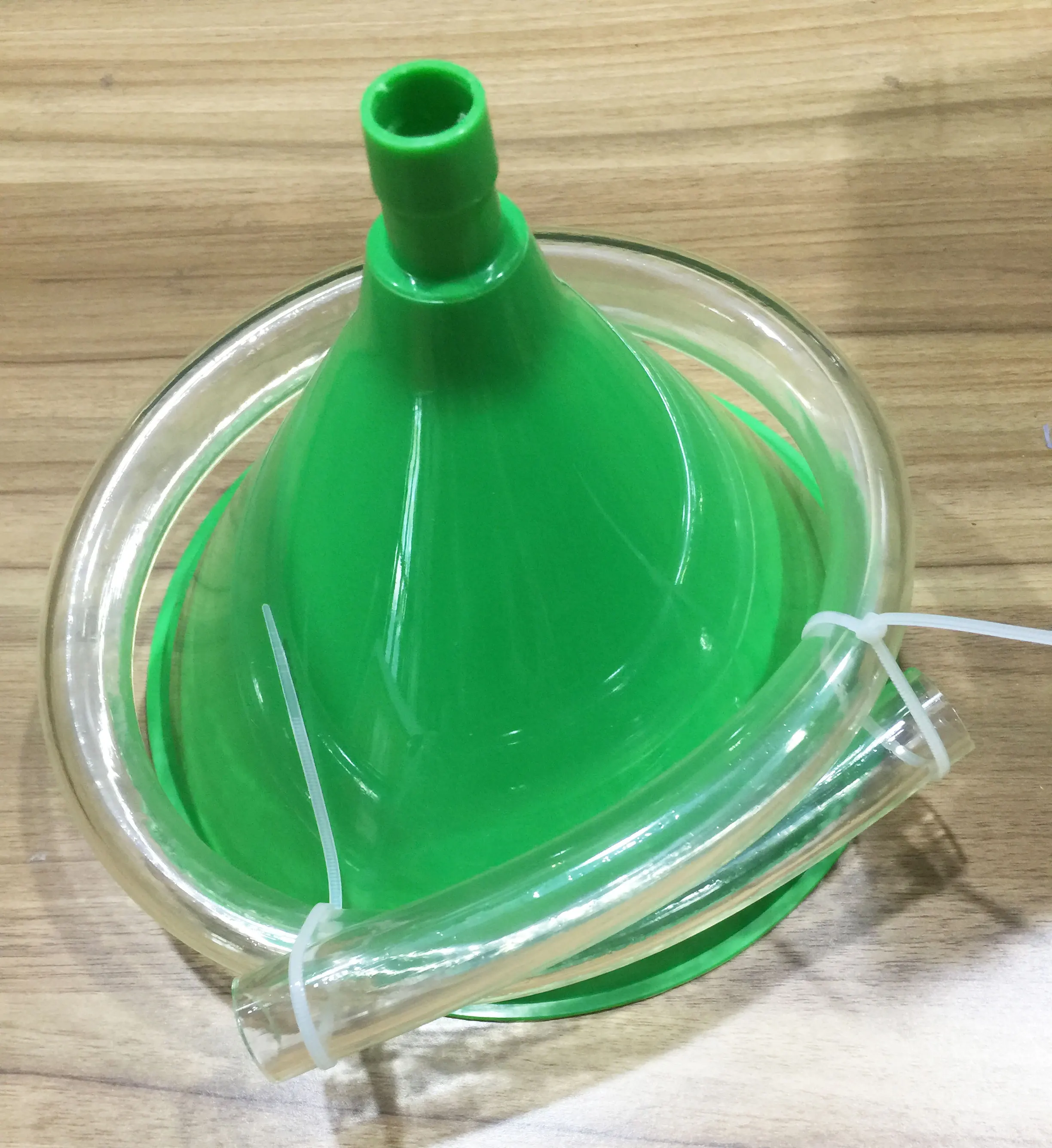 Custom Logo Single Beer Bong Funnel with Valve for Party Game