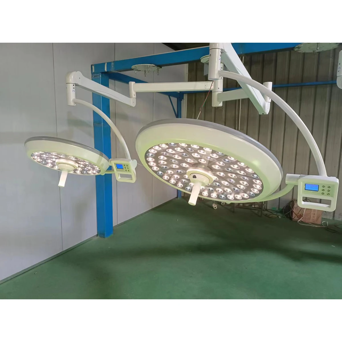 Hospital Led Shadowless Operating Lamp 2-arm Led Medical Light Medical Surgical Light For ...