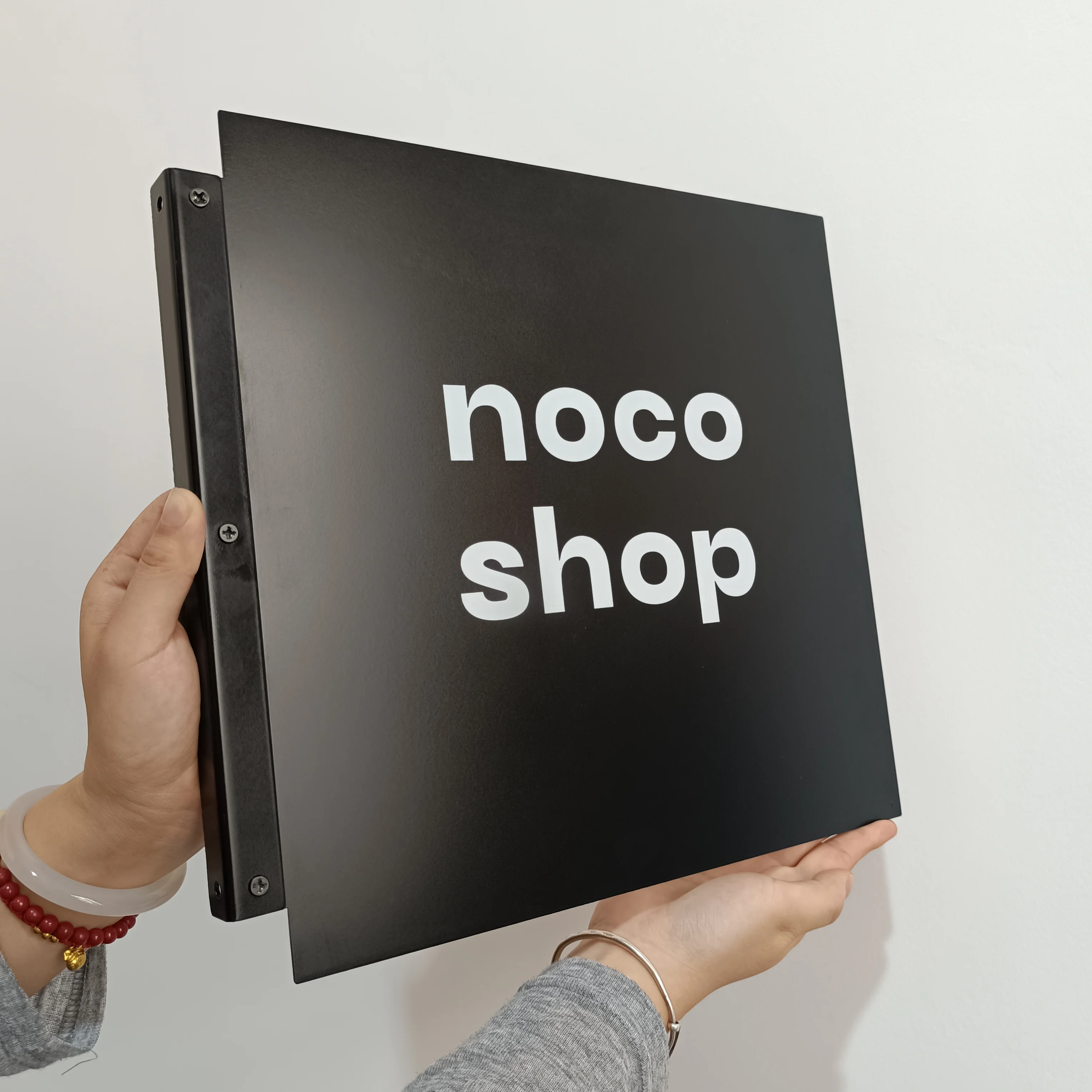 Modern Metal Store Signs Custom Outdoor Shop Wall Hanging Advertising ...