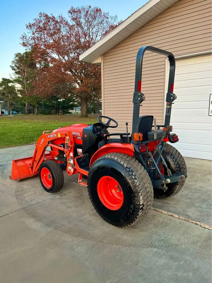 Kubota B3350 4x4 Tractor with LA534 Front Loader - High Productivity