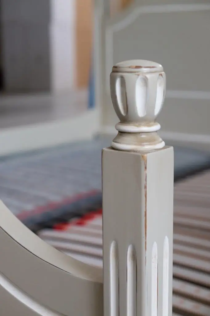 Isabelle - Bed With Footboard And Columns Graced With Vertical Grooves ...