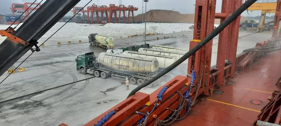 Grey Color Rapid Hardening Moderate Heat Cement Clinker Office Building ...