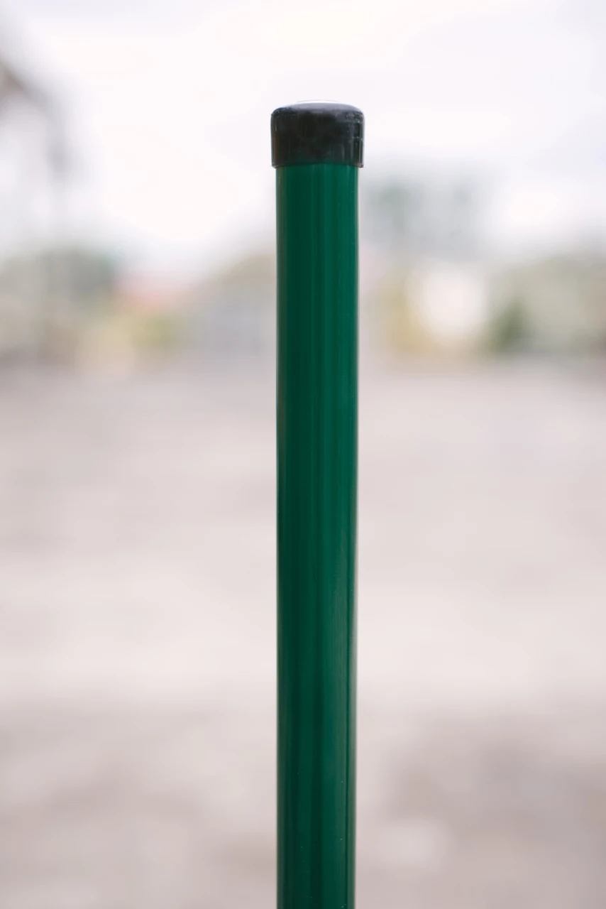 Factory Warehouse Supply High Quality Power Coated Round Fence Pole ...