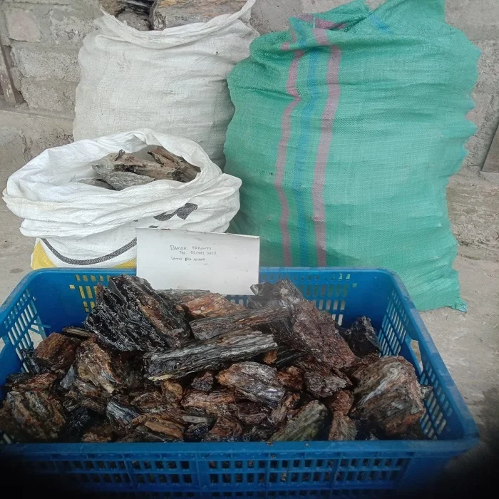 Damar Batu For Paint Gum Damar Damar Batu Indonesia - Buy Gum Damar ...