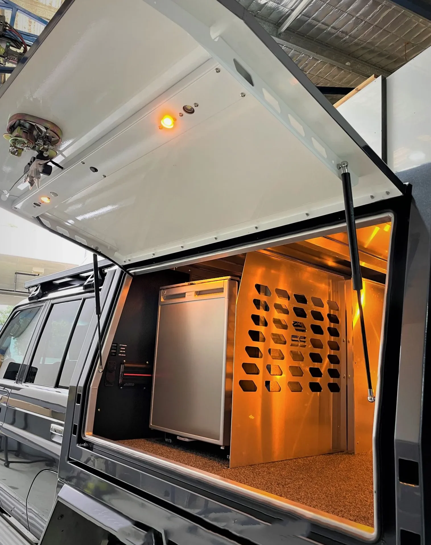 Customized Factory Direct Sale Waterproof Aluminum Ute Canopy Toolbox ...