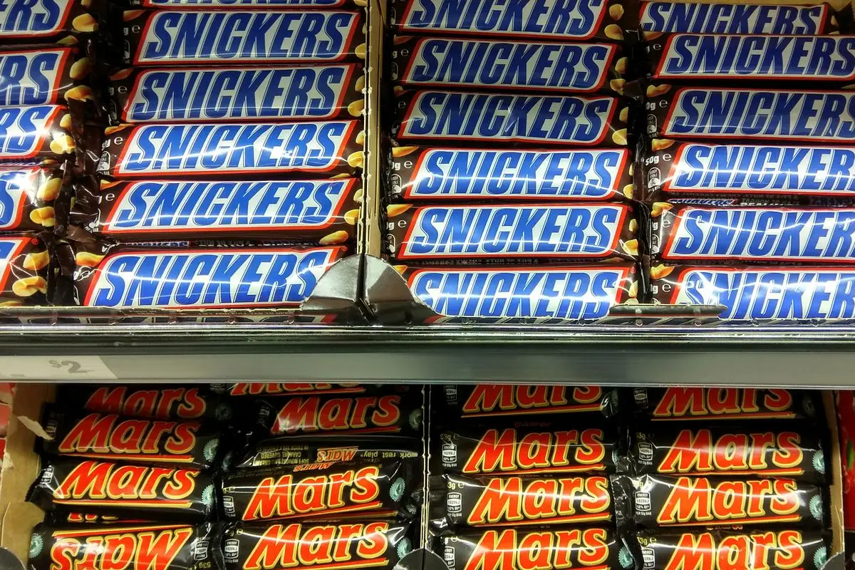 Snickers 50g Swiss Milk Chocolate Bar - Buy Chocolate,Chocolate Bar ...