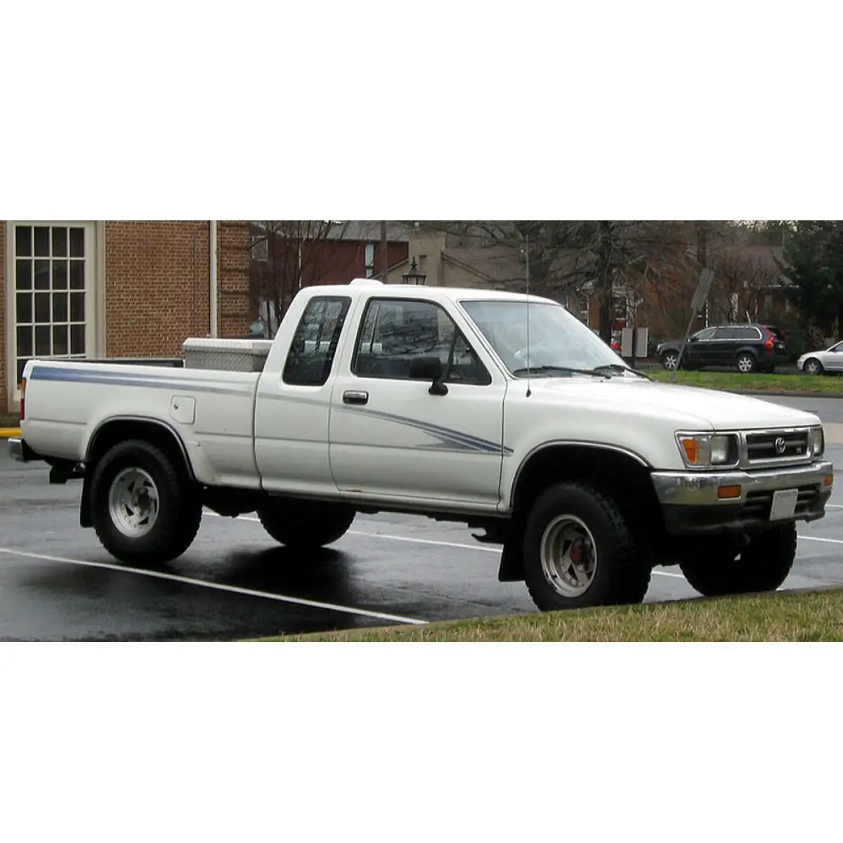 Toyota Hilux Pickup | Toyota Hilux Invincible Single And Double Cab ...