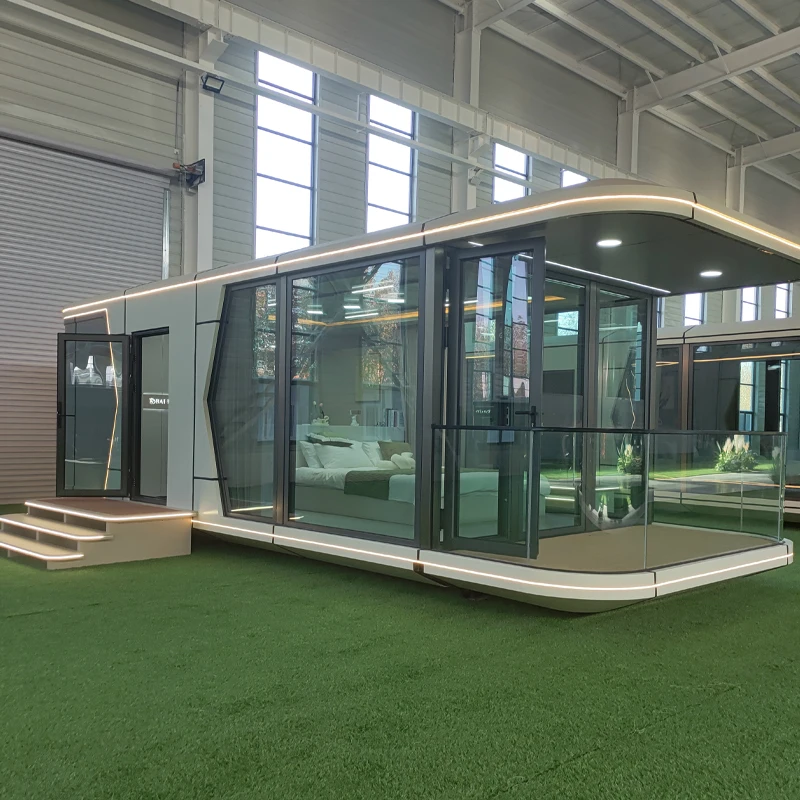 Outdoor Mobile Glamping Space Capsule Resort Hotel Tiny House