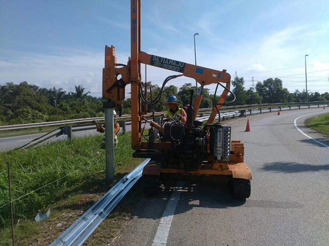 Traffic Guard Rail Highway High Speed Barrier High Speed Crash Barrier ...