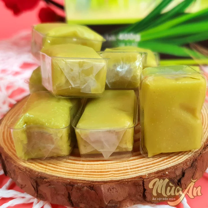 Coconut Milk Chocolate Candy Chocolate Candy Filled Milk Cream Candy ...