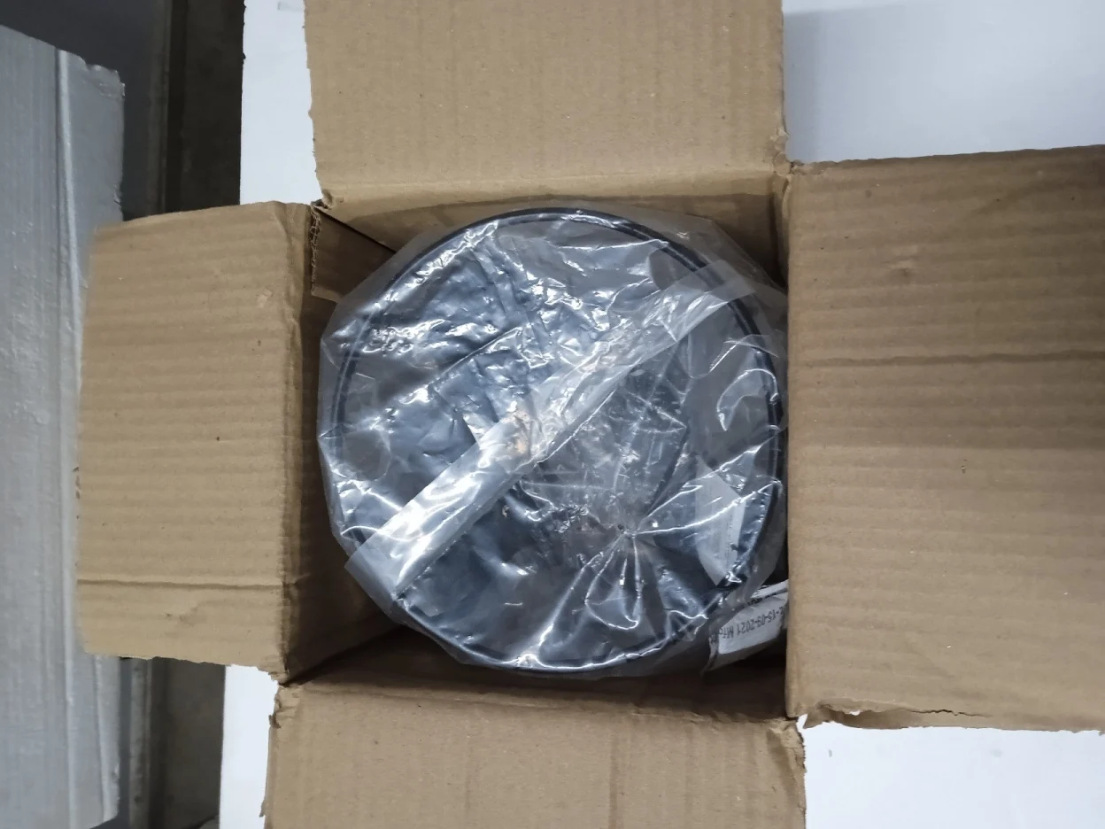 Iron Simple Round Watering Can White & Gold Colour Smart Sprinkler Home ...