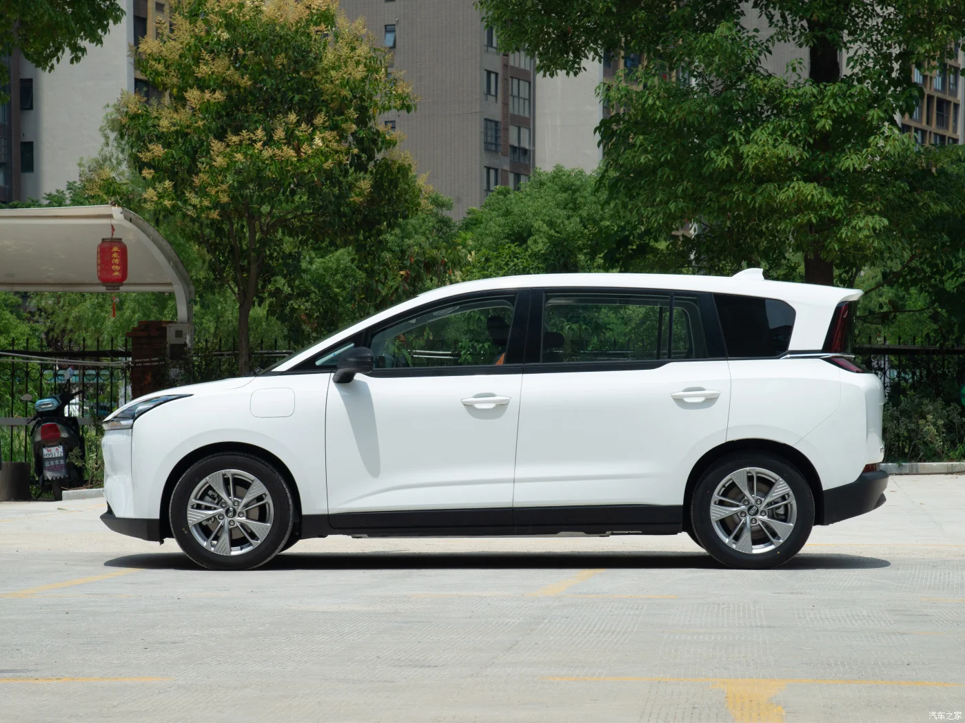 Faw Benteng Nat 100kw 401km/419km/425km 5 Seats Compact Mpv Electric ...