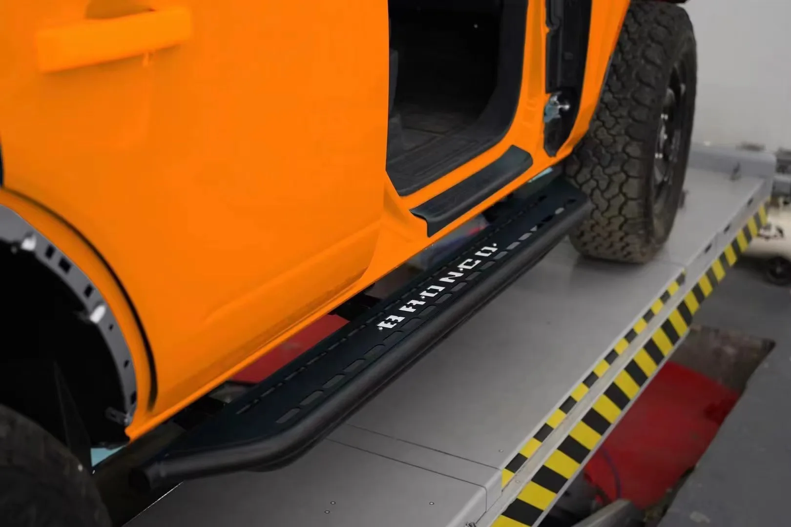 For Ford Bronco Side Steps Bar Running Board Rock Slider Nerf Bar For ...