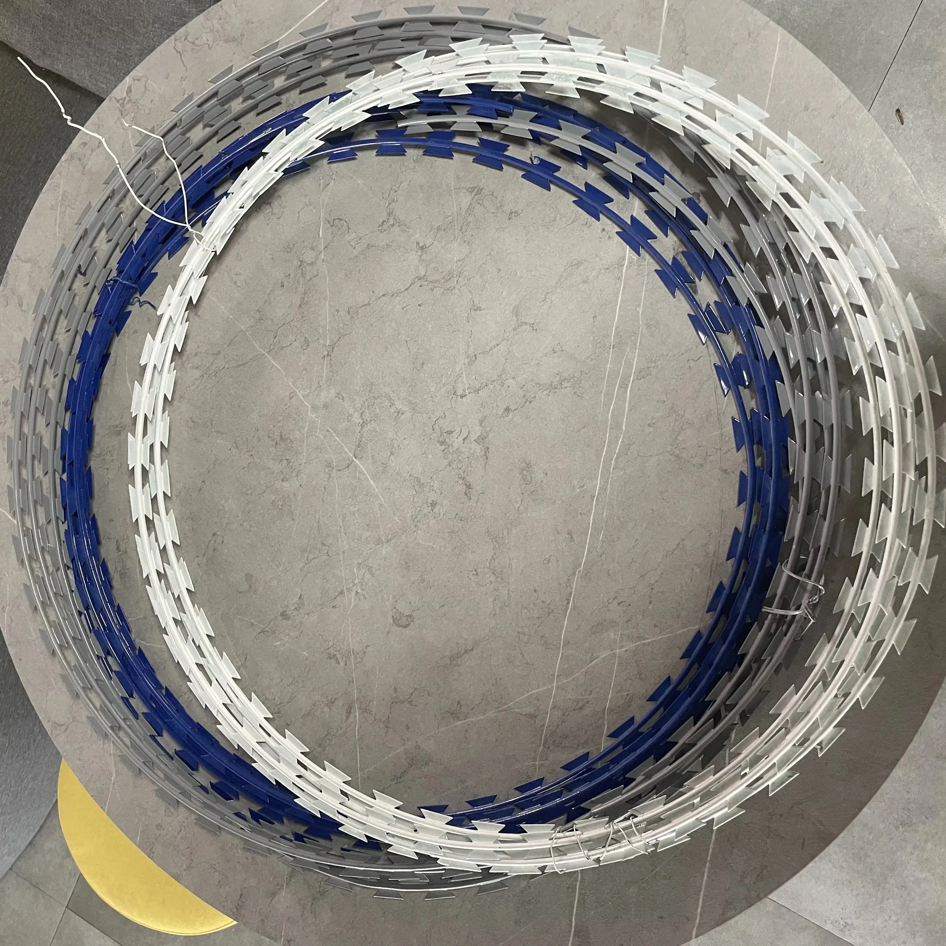 Galvanized Steel Snake Belly Razor Barbed Wire Net with Thorns ...