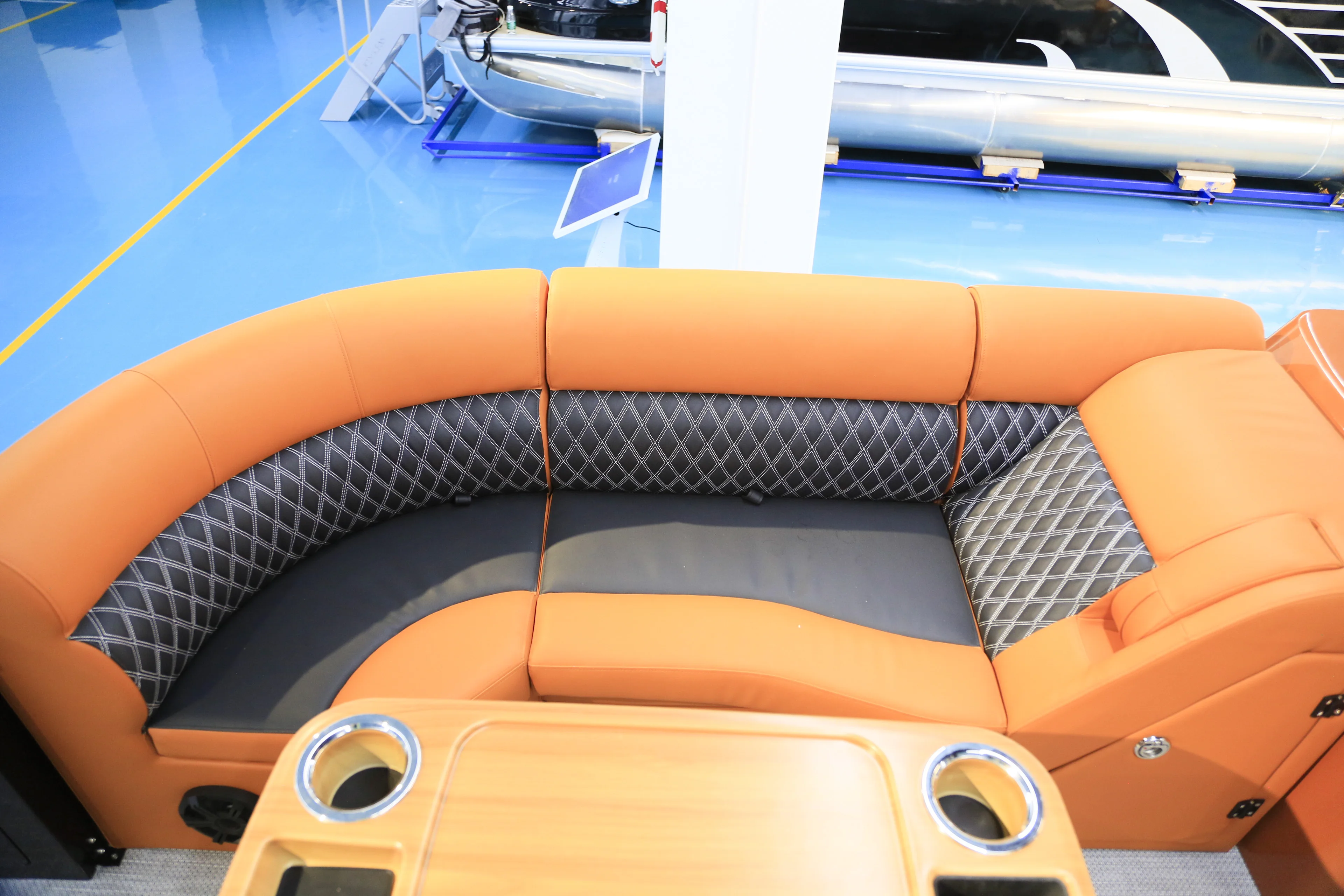 22ft Aluminum Pontoon Boat - Perfect for Outdoor Water Parties