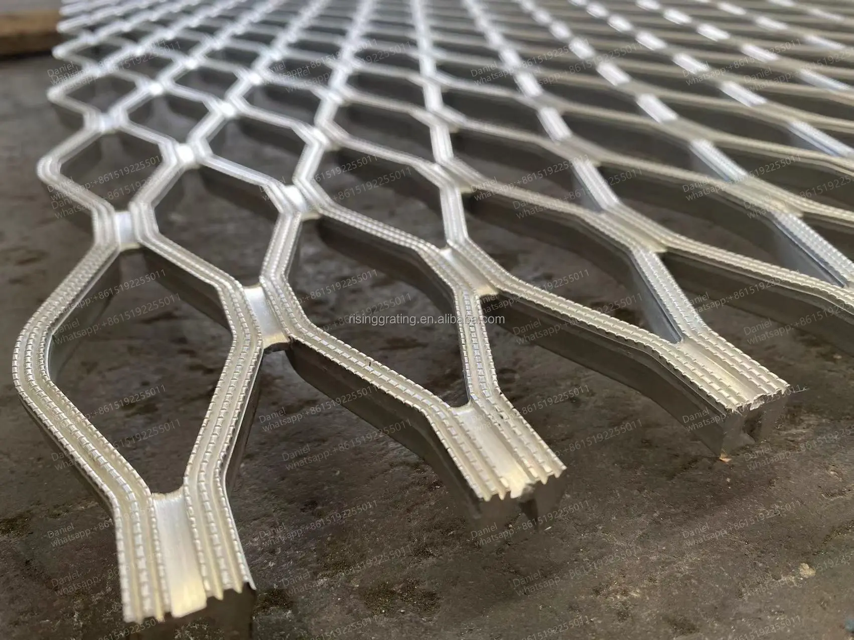 Roof Top Aluminum Walkway - Durable & Anti-Slip Grating