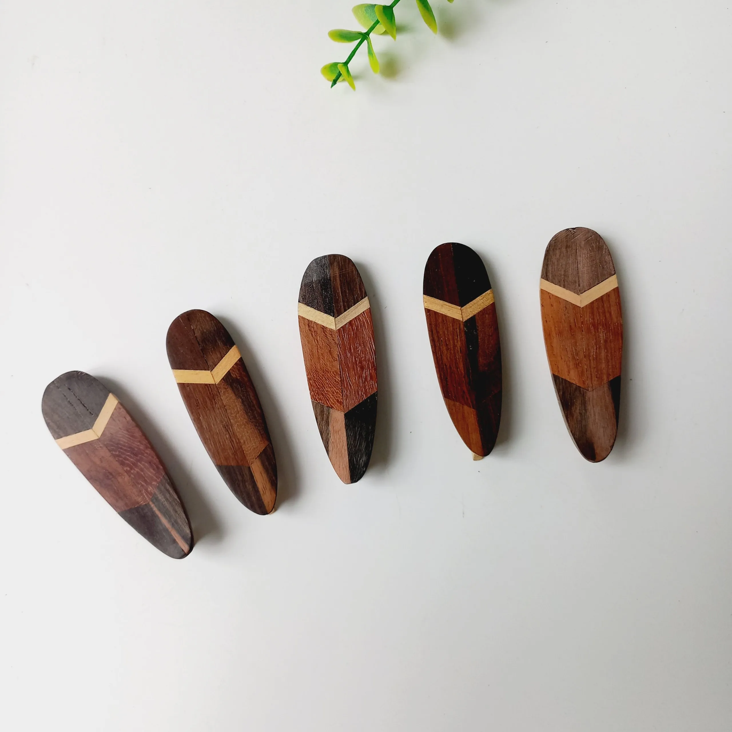 Natural Wooden Chopstick Rest Stands - Durable & Stylish