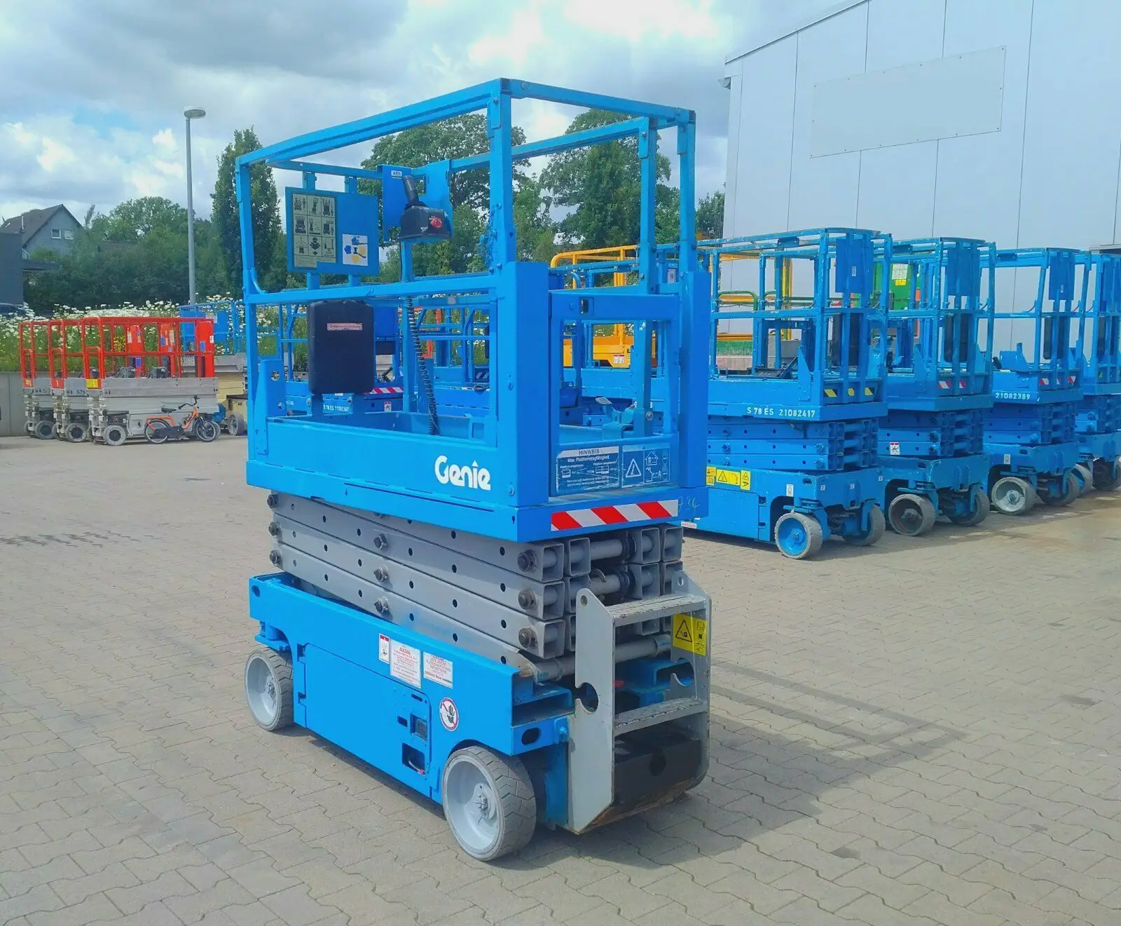 Genie GS 1932 Scissor Lift - Hydraulic Automatic Scaffolding