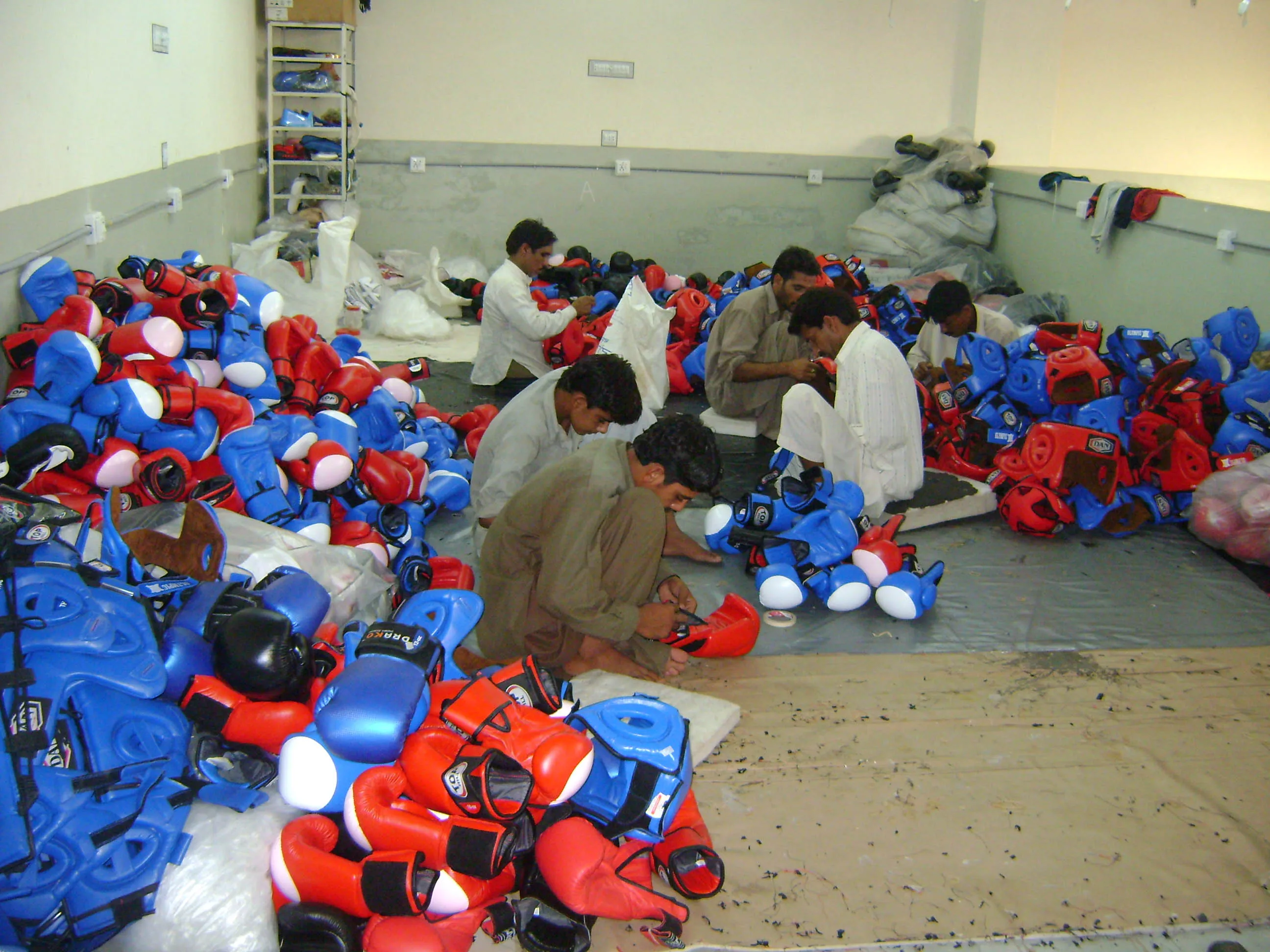 Xtreme Boxing Gear - Red Winning Boxing Gloves in Leather