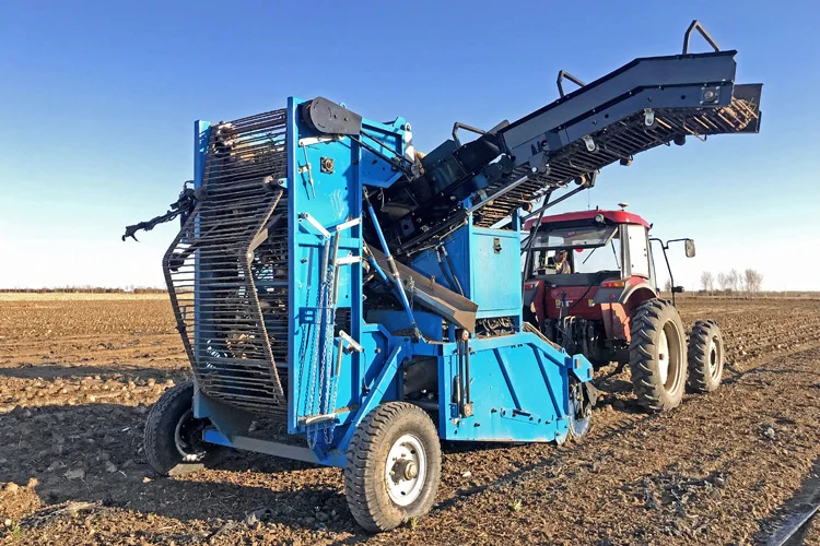 Sugar Beet Combine Harvester - Efficient Farm Machinery