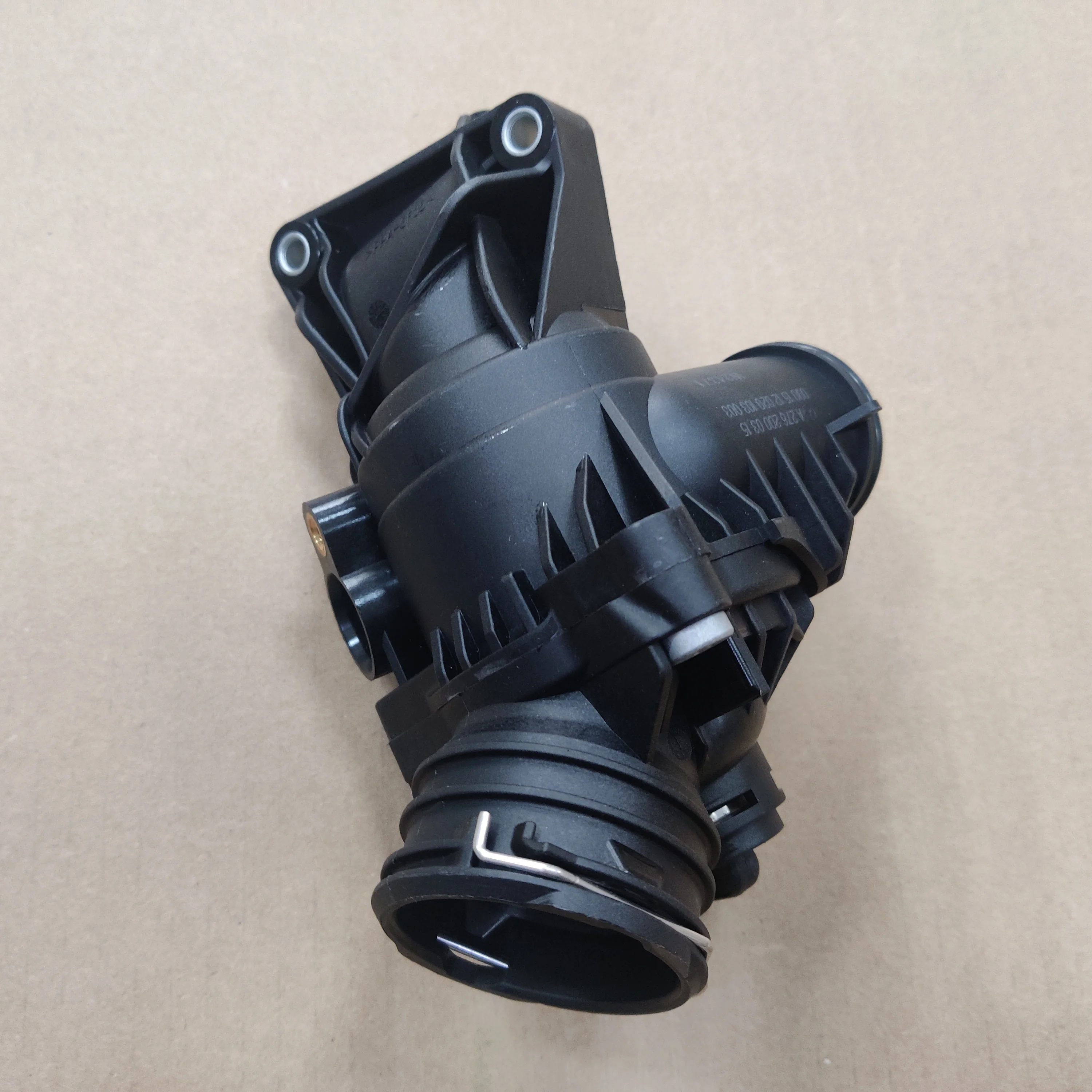 Auto Parts Engine Assembly Valve Car Thermostat Suitable For Germany ...