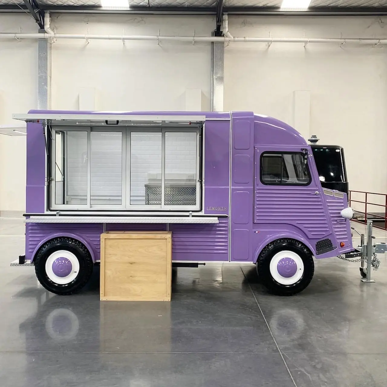 Clean Affordable Customized Food Trucks Mobile Food Trailer Vintage Food Truck In Stock Ready ...