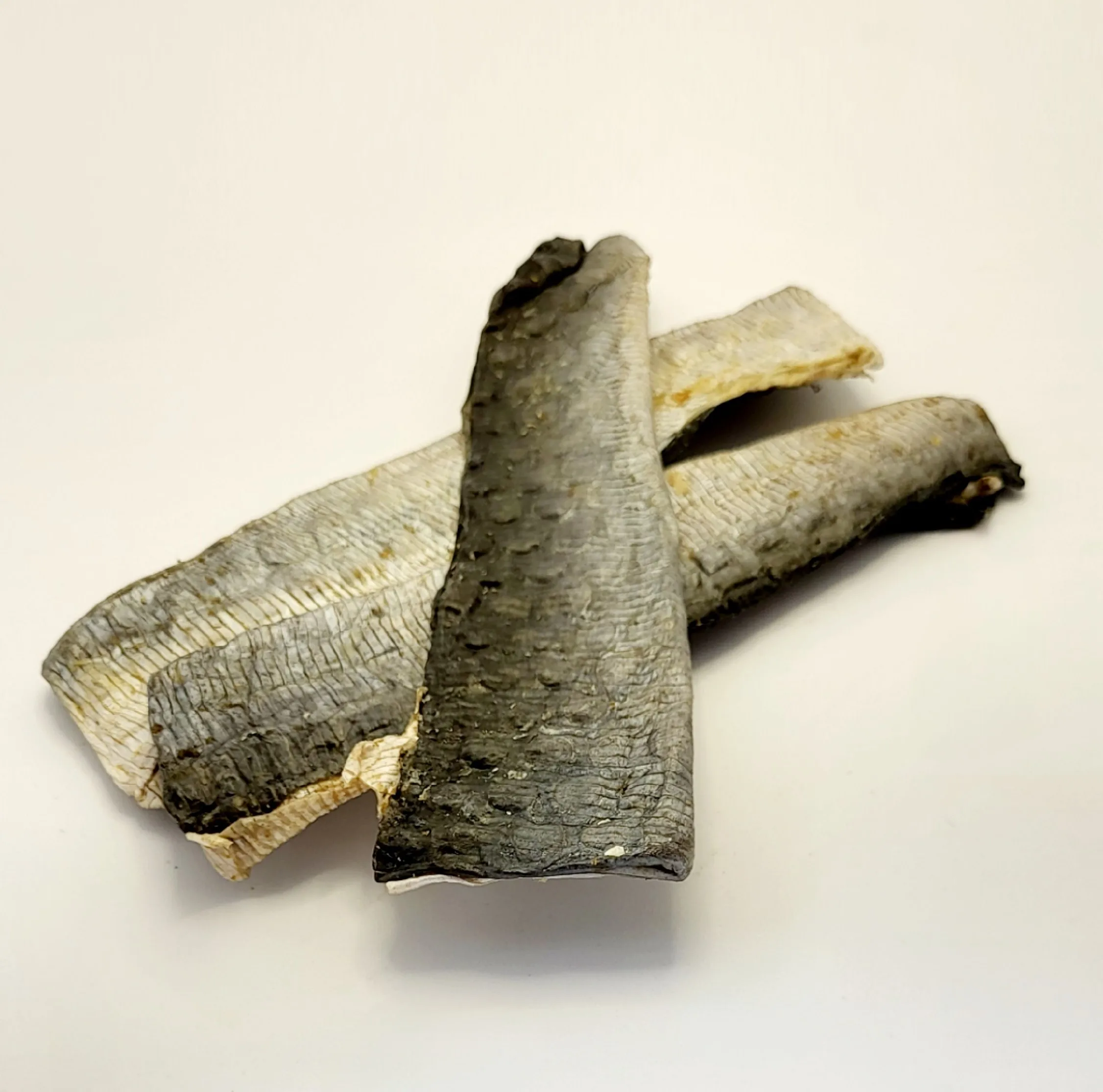 Delicious dried pangasius fish skin high quality wholesale crispy dry ...