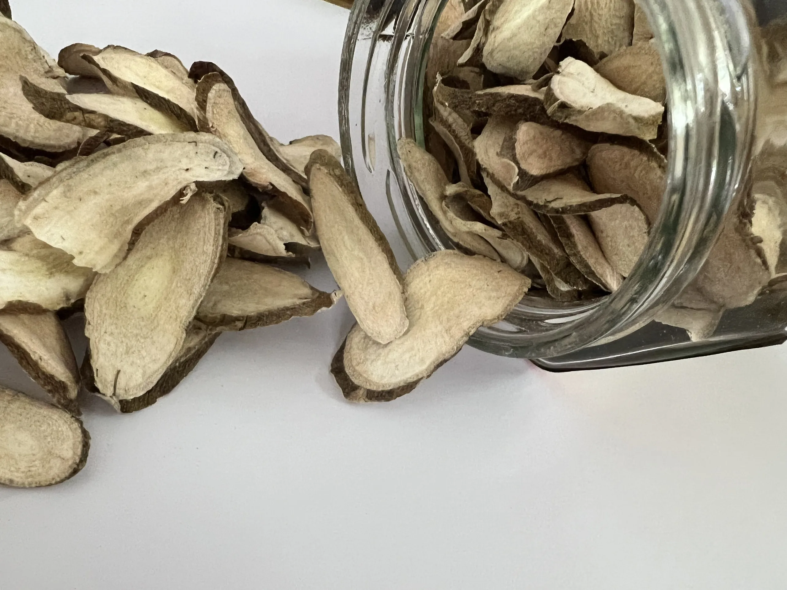 Best Price Sliced Dried Tien Vua Ginseng Vietnam Ginseng Root Top ...
