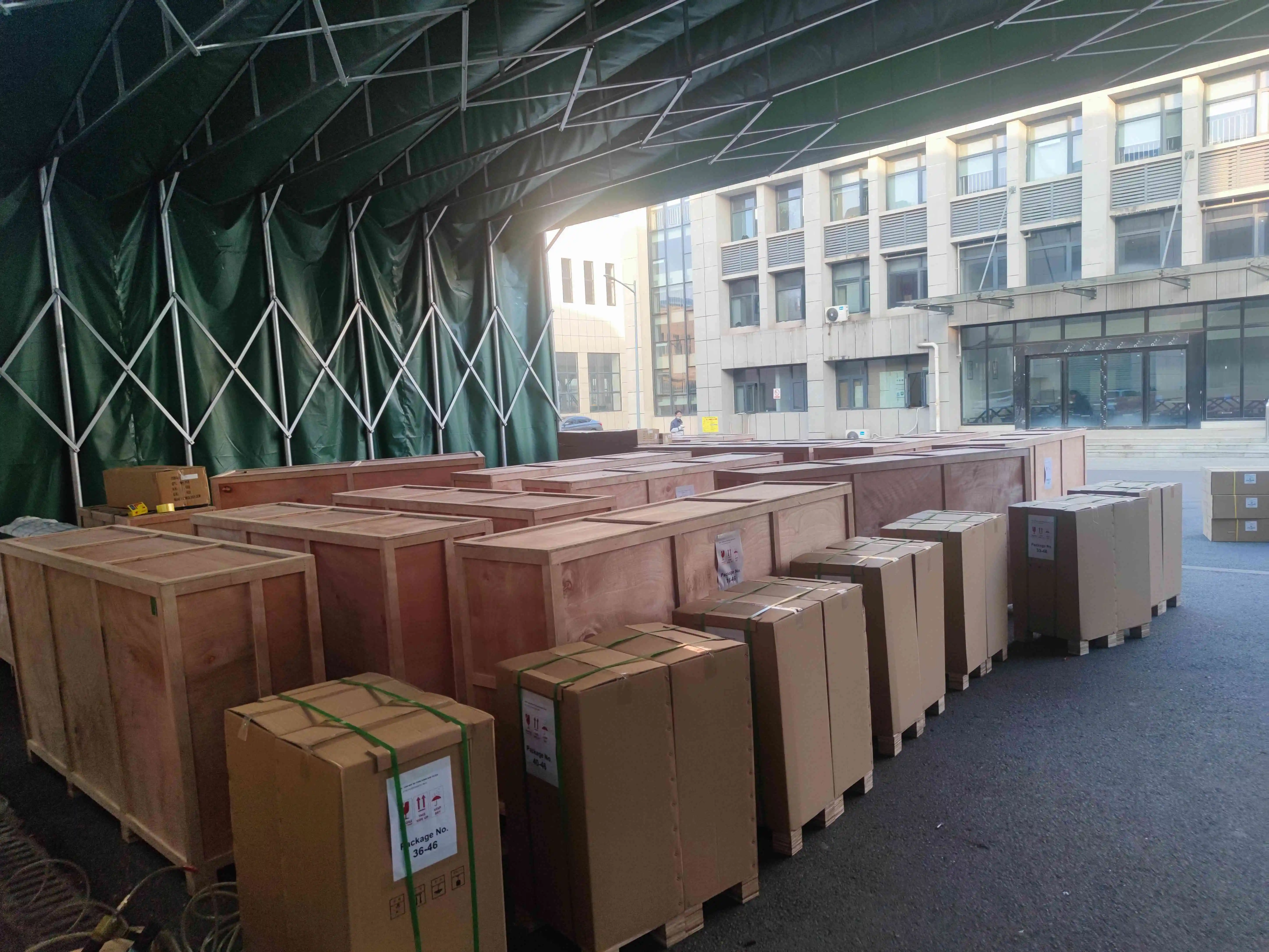 High-tech Environment And Lab With Pacu Precision Air Conditioning For ...