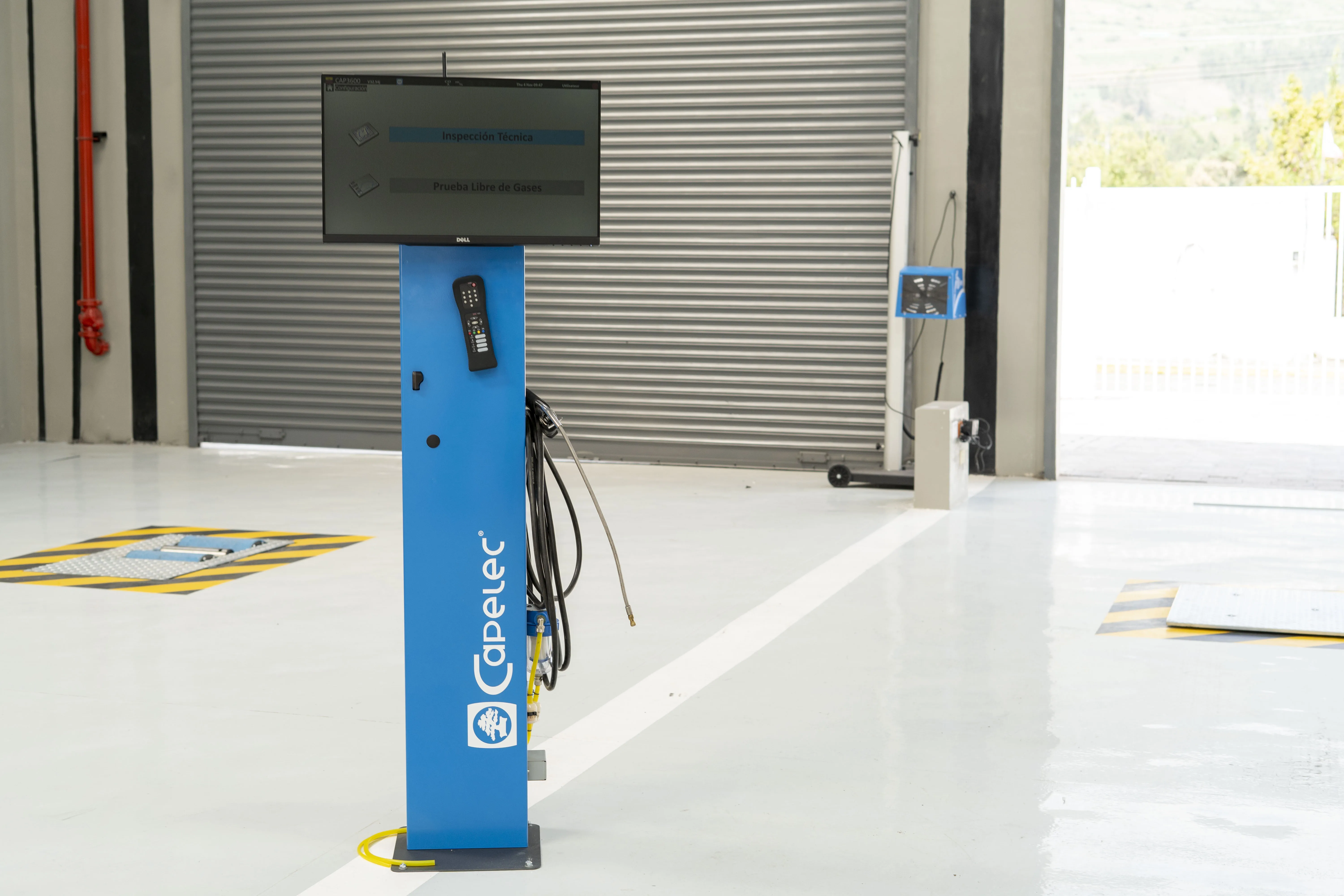 Automotive Exhaust 5 Gases Analyzer And Smokemeter - Connected ...