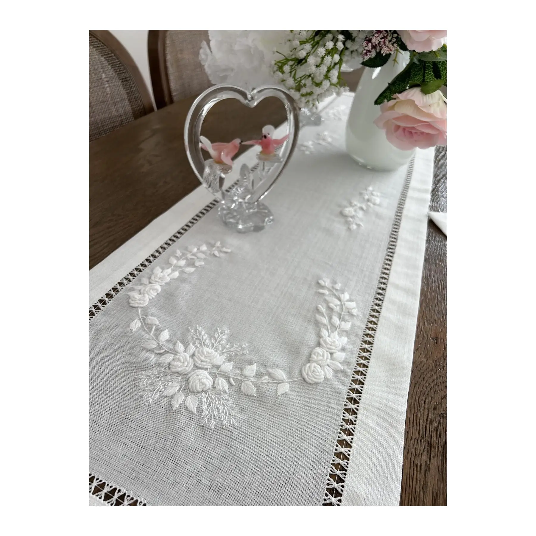 White Rococo Embroidered Antique Linen Linen Runner And Napkin Set (3 ...