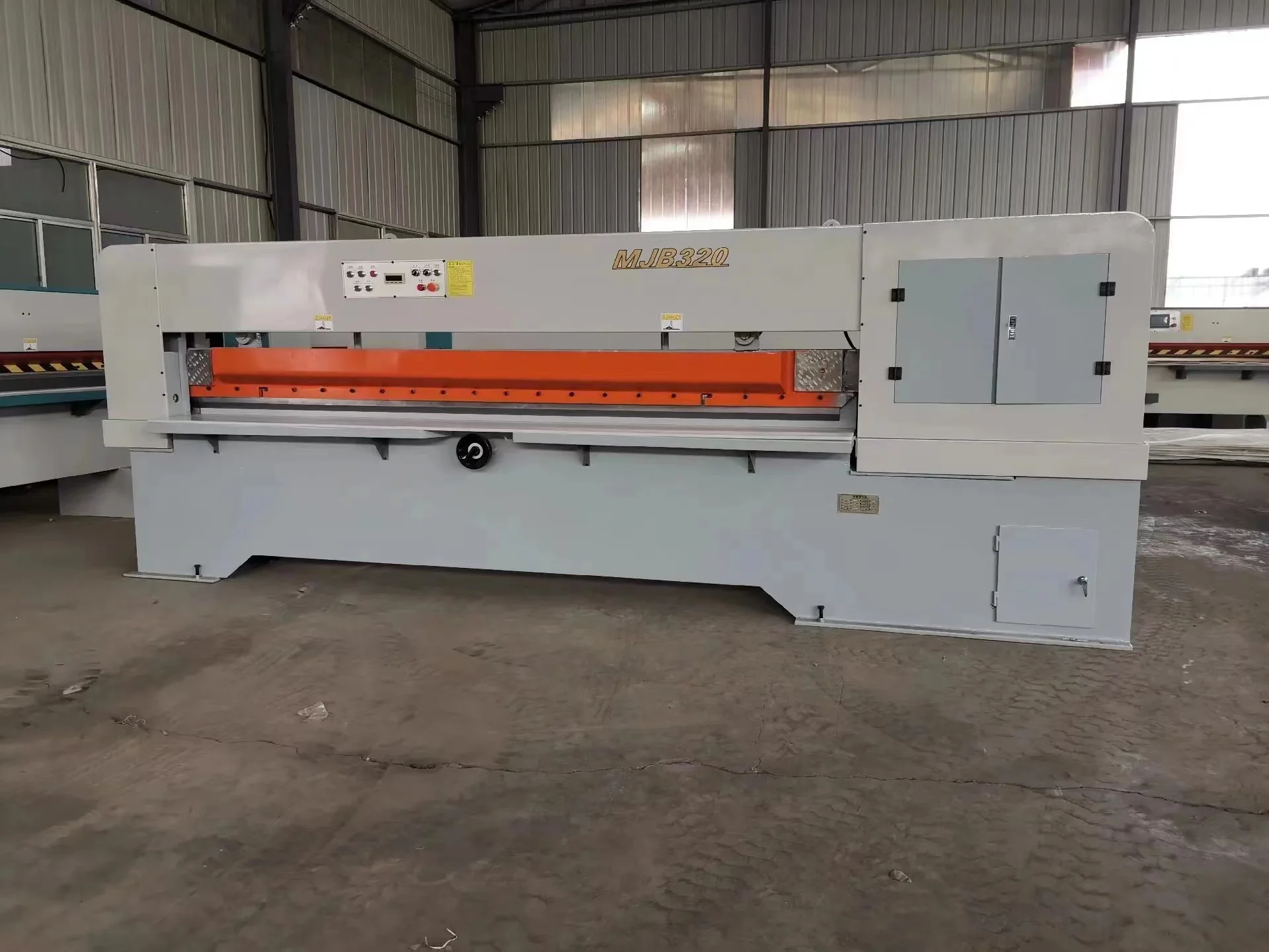 Automatic PLC Hydraulic Veneer Guillotine Machine Veneer Plywood ...