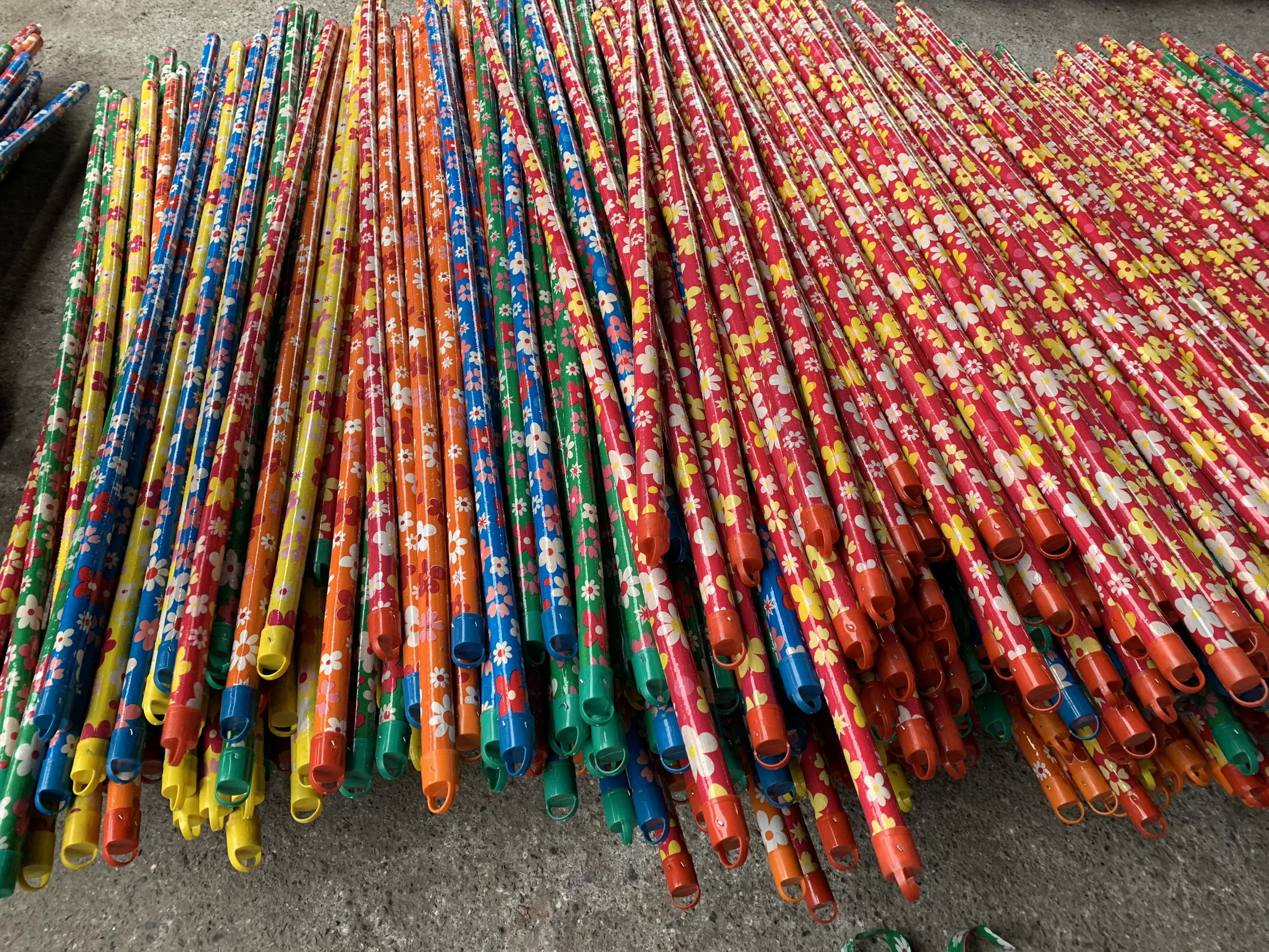 Wooden Broom Handle Sticks - Durable Eucalyptus Flower Mop Stick