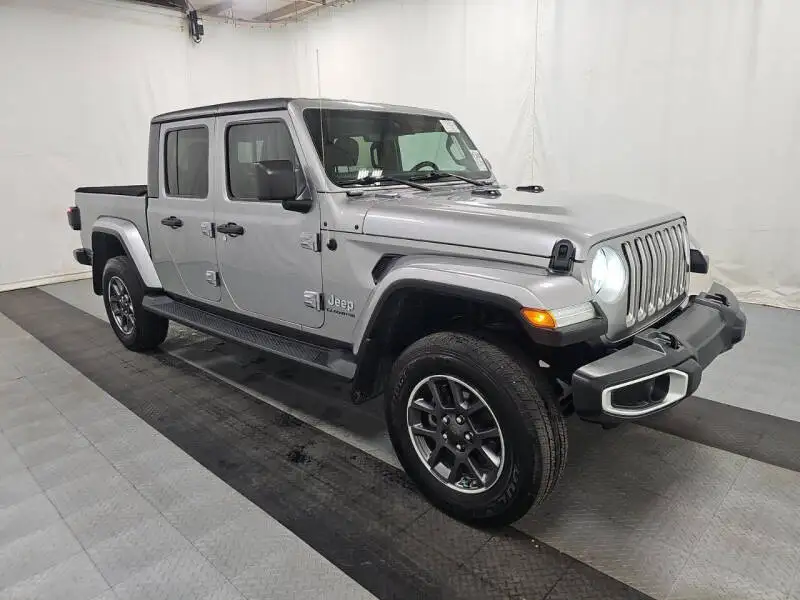 Used 2020 Je-ep Gla-diator 4x4 Overland 4dr Crew Cab 5.0 Ft. SB ...