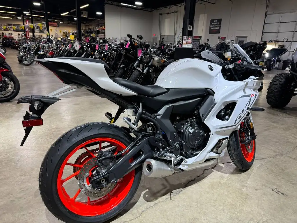 2023 Yamaha YZF-R7 - A Used Motorcycle with 600-1000CC Displacement
