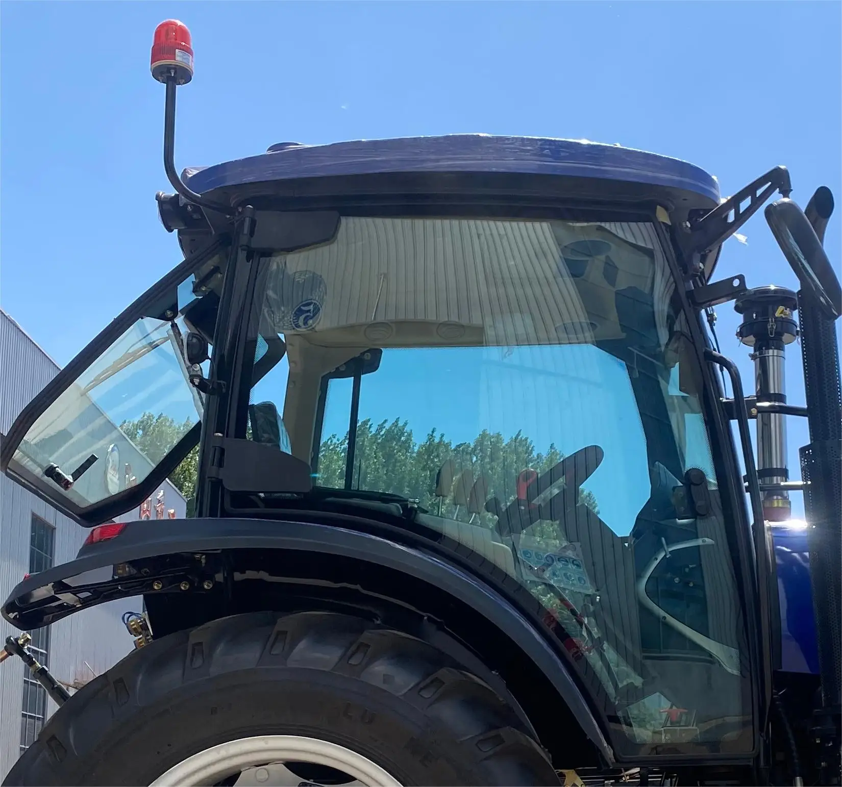 100HP Luxury Farm Tractor With Air Conditioned Cab 4WD for Large-Scale ...