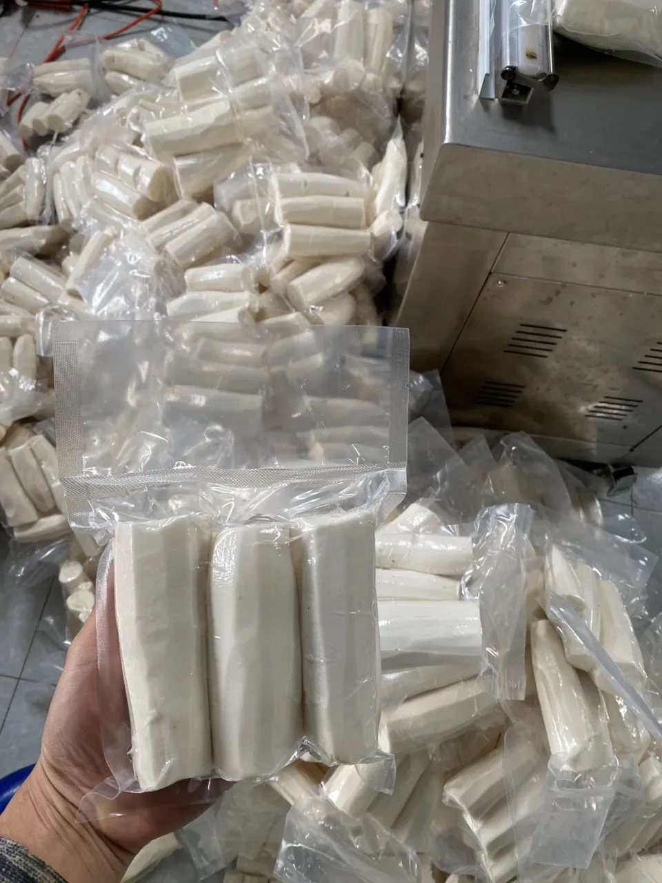 Hot Sale IQF Frozen Cassava Cubes - Frozen Fresh Tapioca Cassava - High ...